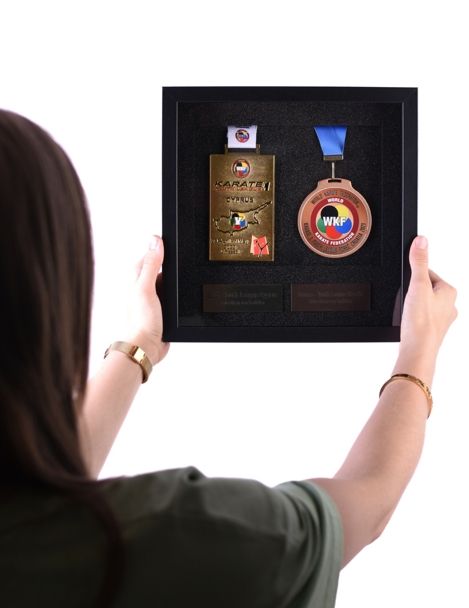 Double medal frame – Luxury Medal Frames